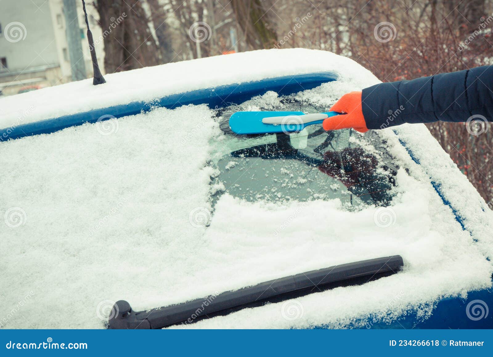 Hand of Woman Using Brush and Remove Snow from Car and Windscreen Stock ...