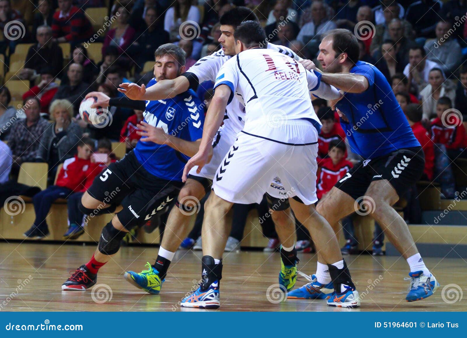 Handball (hommes) photo éditorial. Image du concurrence - 51964601