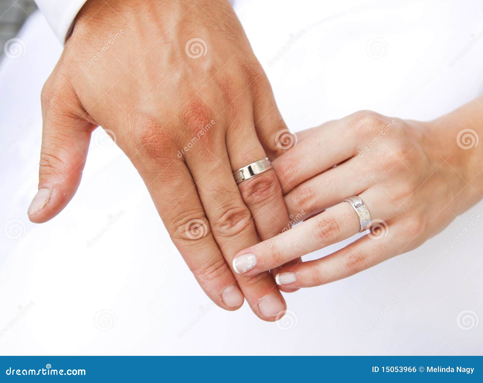 Handen en ringen stock foto. Image of ontvangst, menselijk - 15053966