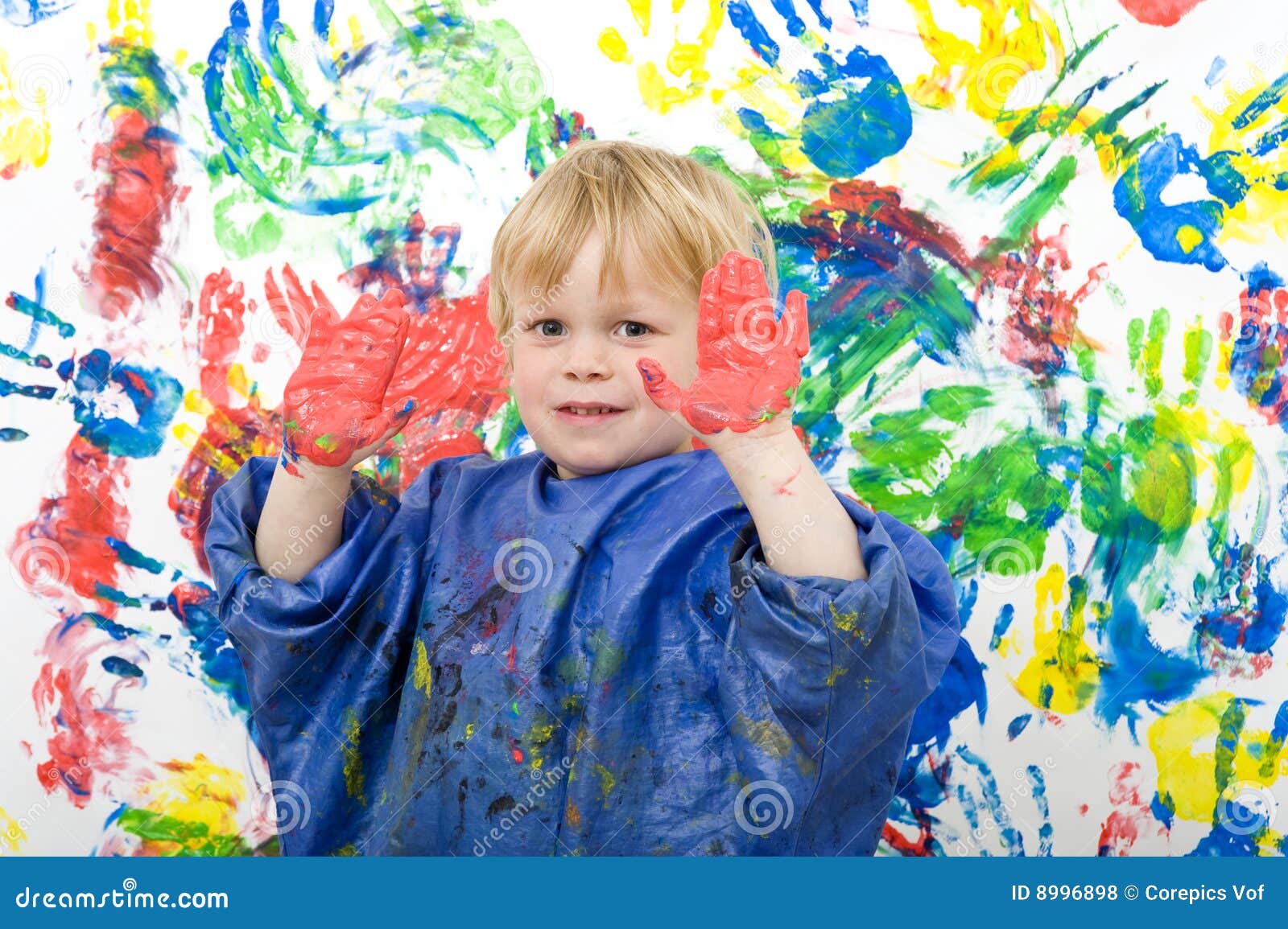 Handen met verf stock foto. Image of vlekken, behandeld - 8996898