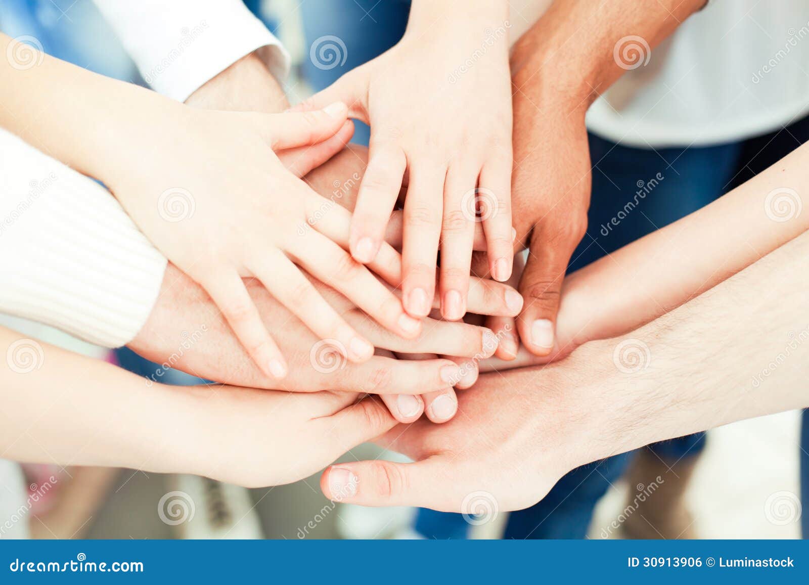 Handen samen stock foto. Image of volwassen, verenigd - 30913906