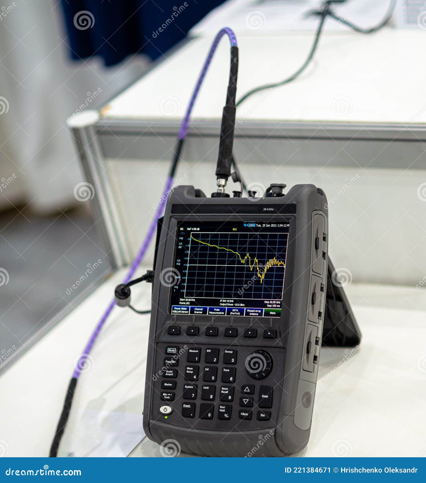 Handheld Signal Analyzer for Satellite Communication Testing Stock ...