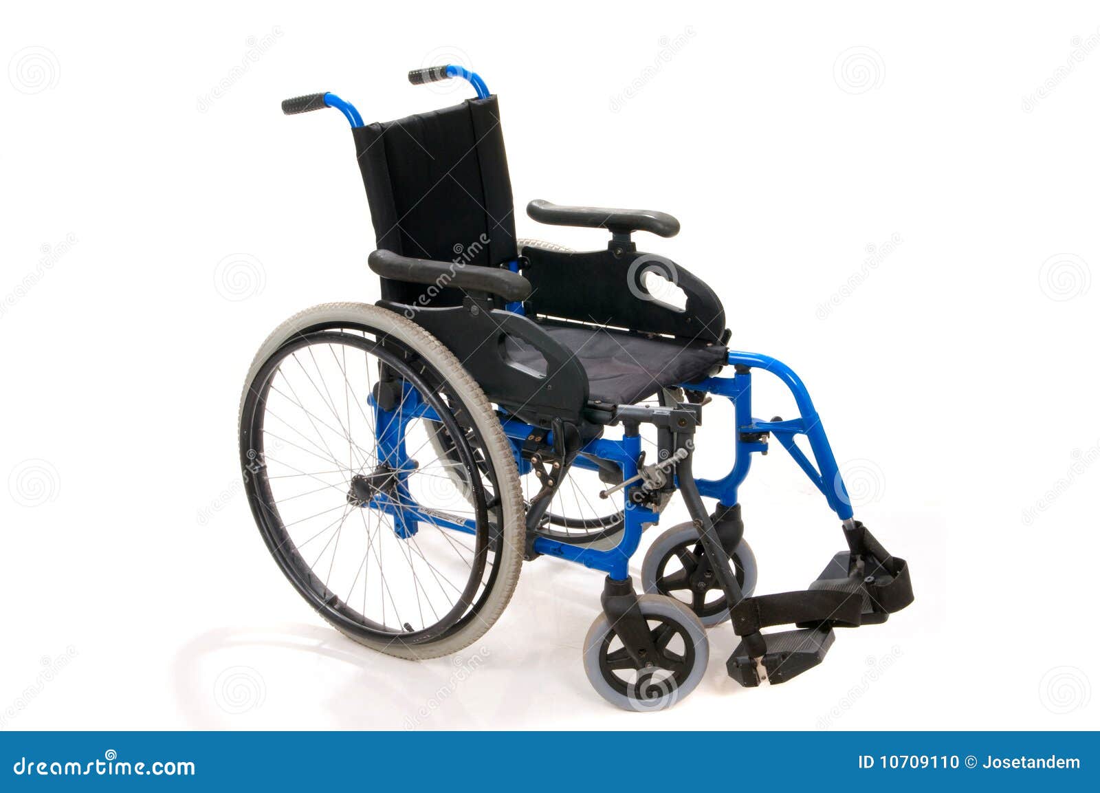 Handicaped Isolerad Rullstol Arkivfoto - Bild av utrustning, reumatism ...