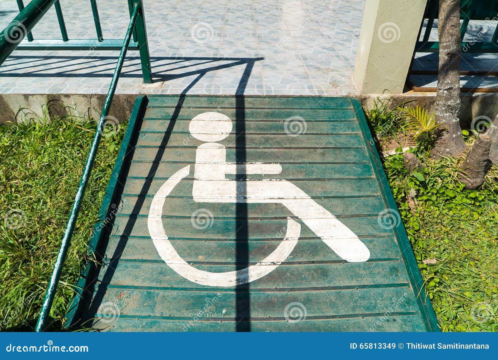 Handicapped Sign on Pathway Stock Image - Image of symbol, traffic ...