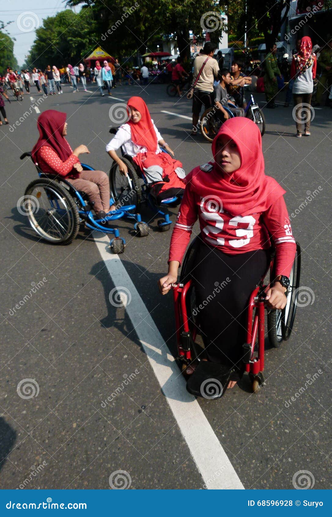 Handikapp redaktionell arkivfoto. Bild av endast, indonesisk - 68596928