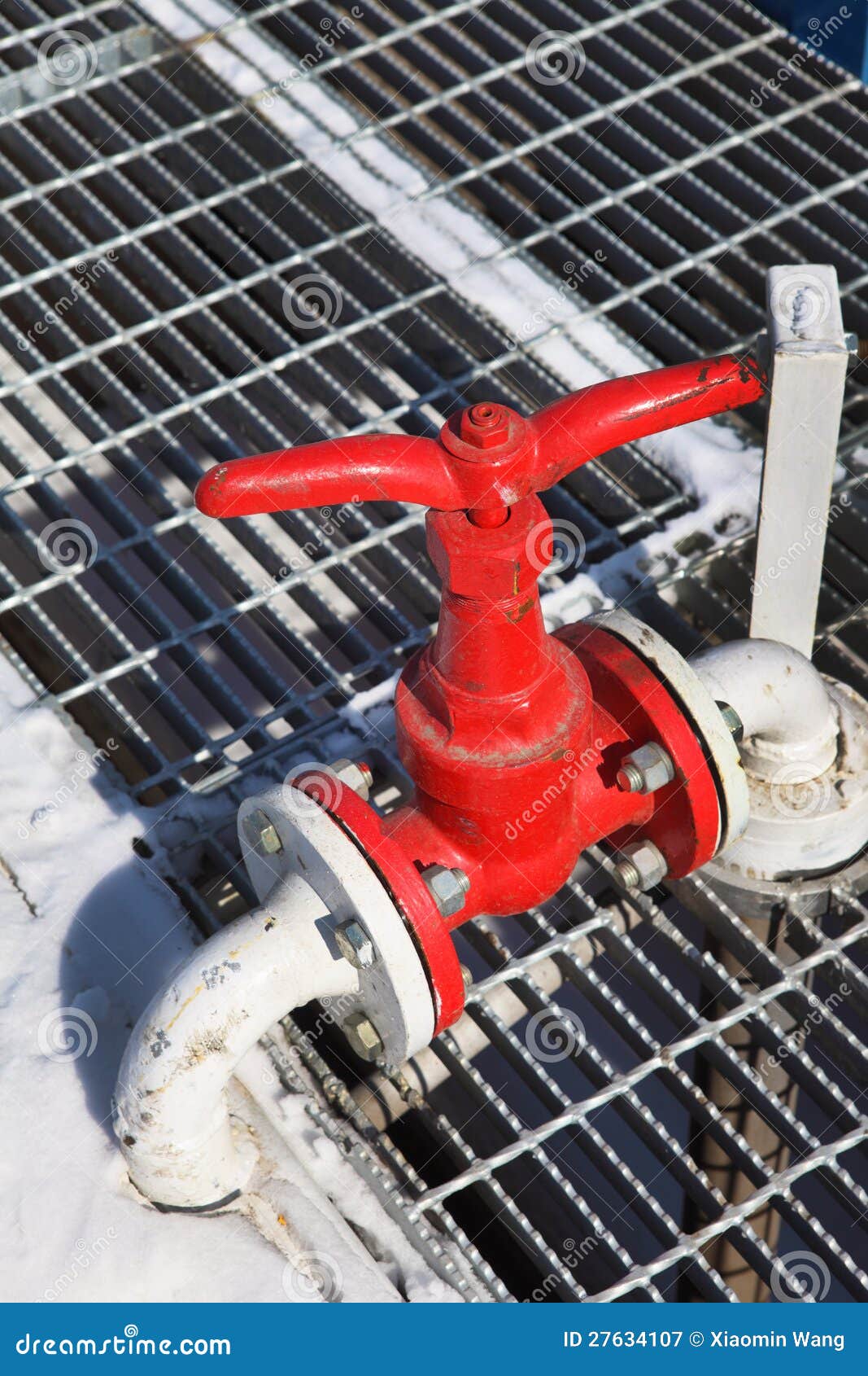 Handle valve and pipe stock image. Image of energy, iron - 27634107