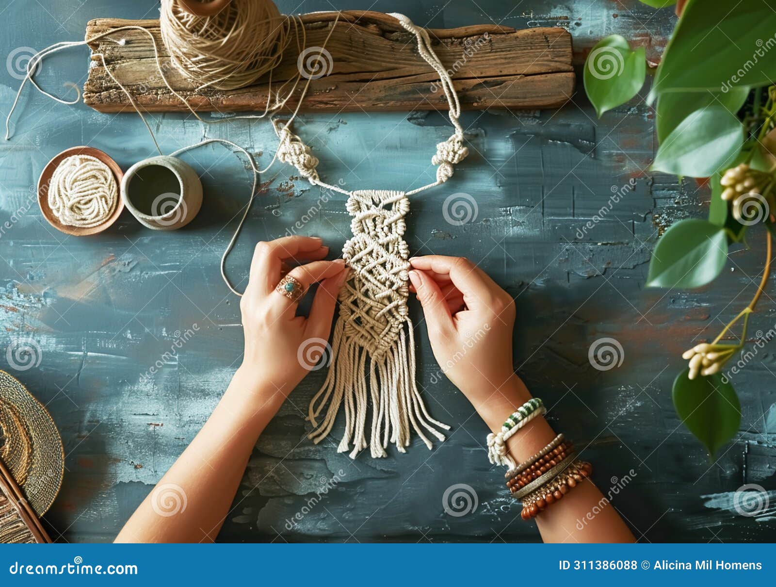 Handmade Macramé, Manual Weaving Technique that Uses Elaborate Knots To Create Decorative ...