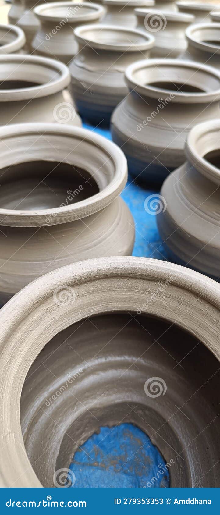 Handmade pot made fresh stock image. Image of tire, spoke - 279353353