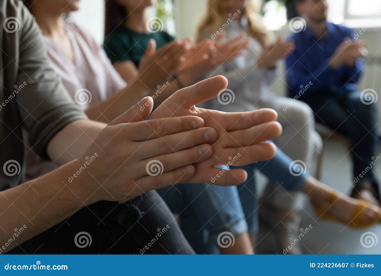 Hands of Audience Applauding Speaker, Presenter for Speech ...