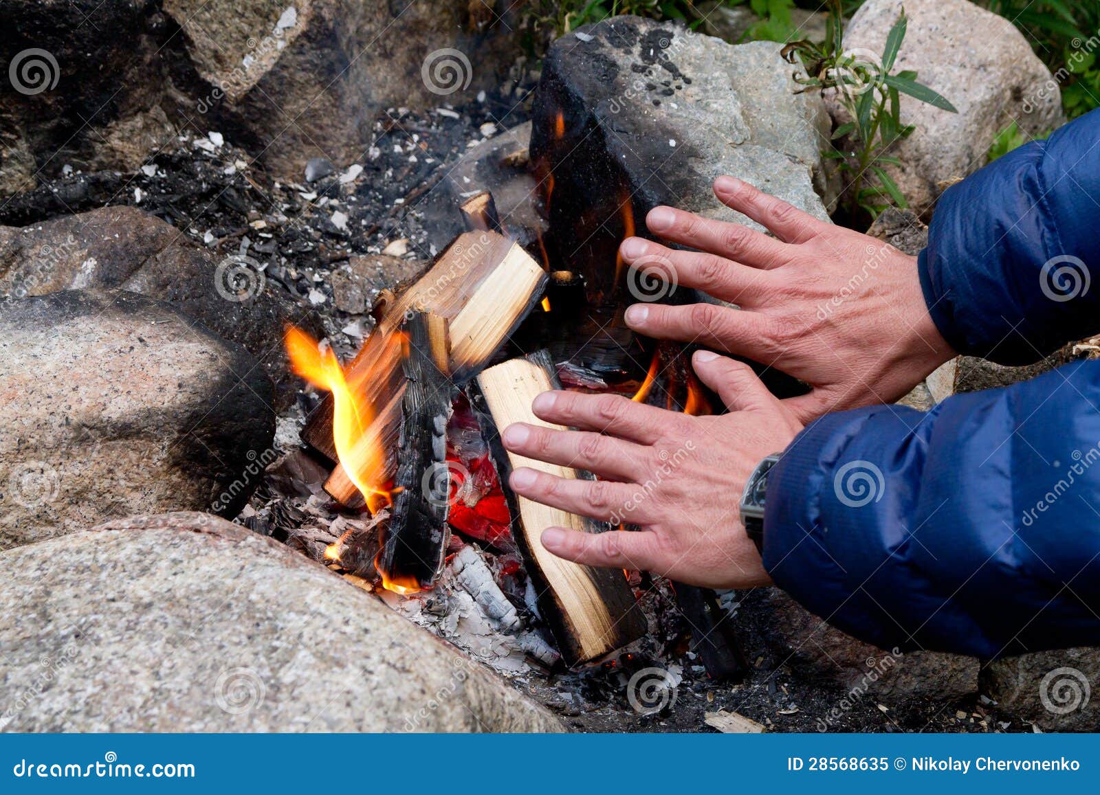 Hands at campfire stock image. Image of bonfire, male - 28568635