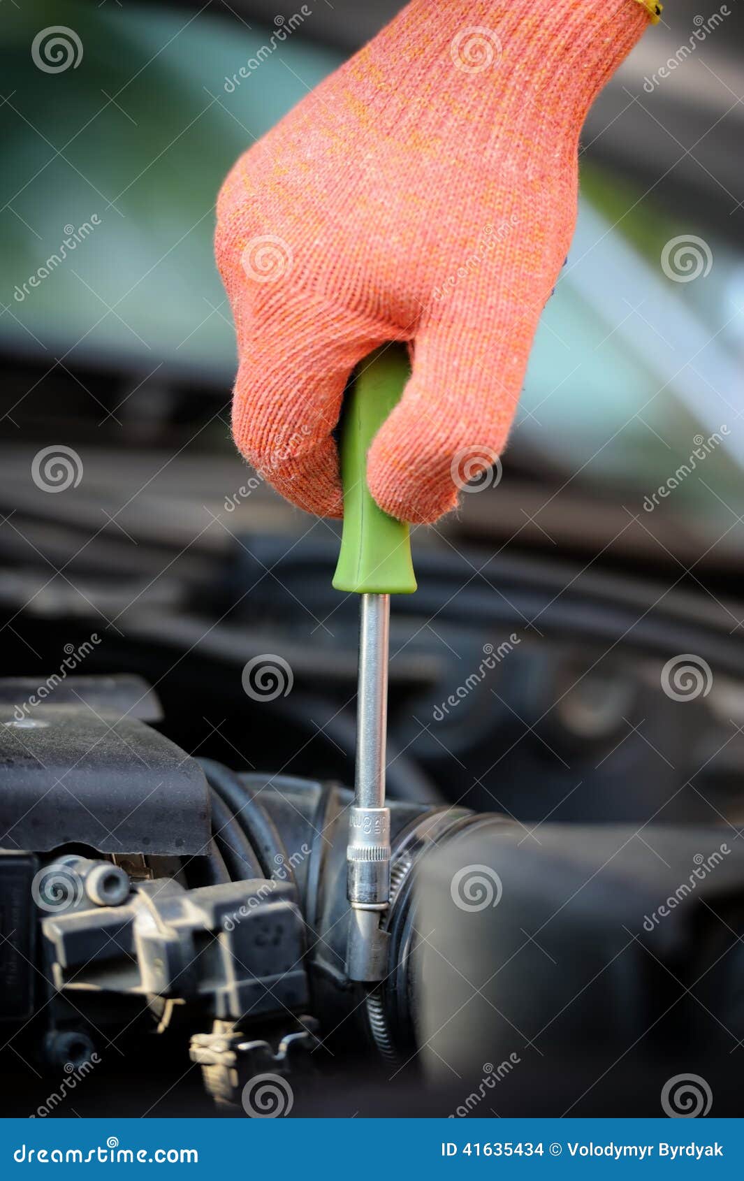 Hands of car mechanic stock photo. Image of person, hand - 41635434
