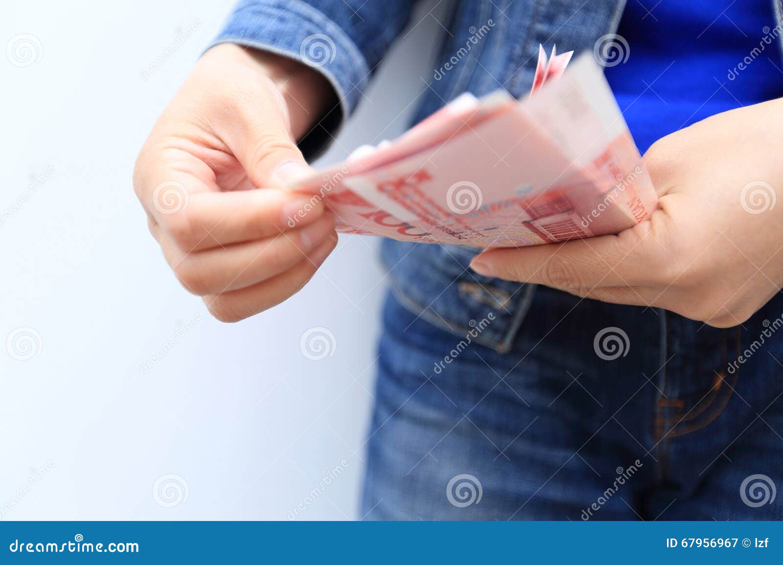 Hands Counting Chinese Yuan Money Stock Image - Image of gesture, count ...