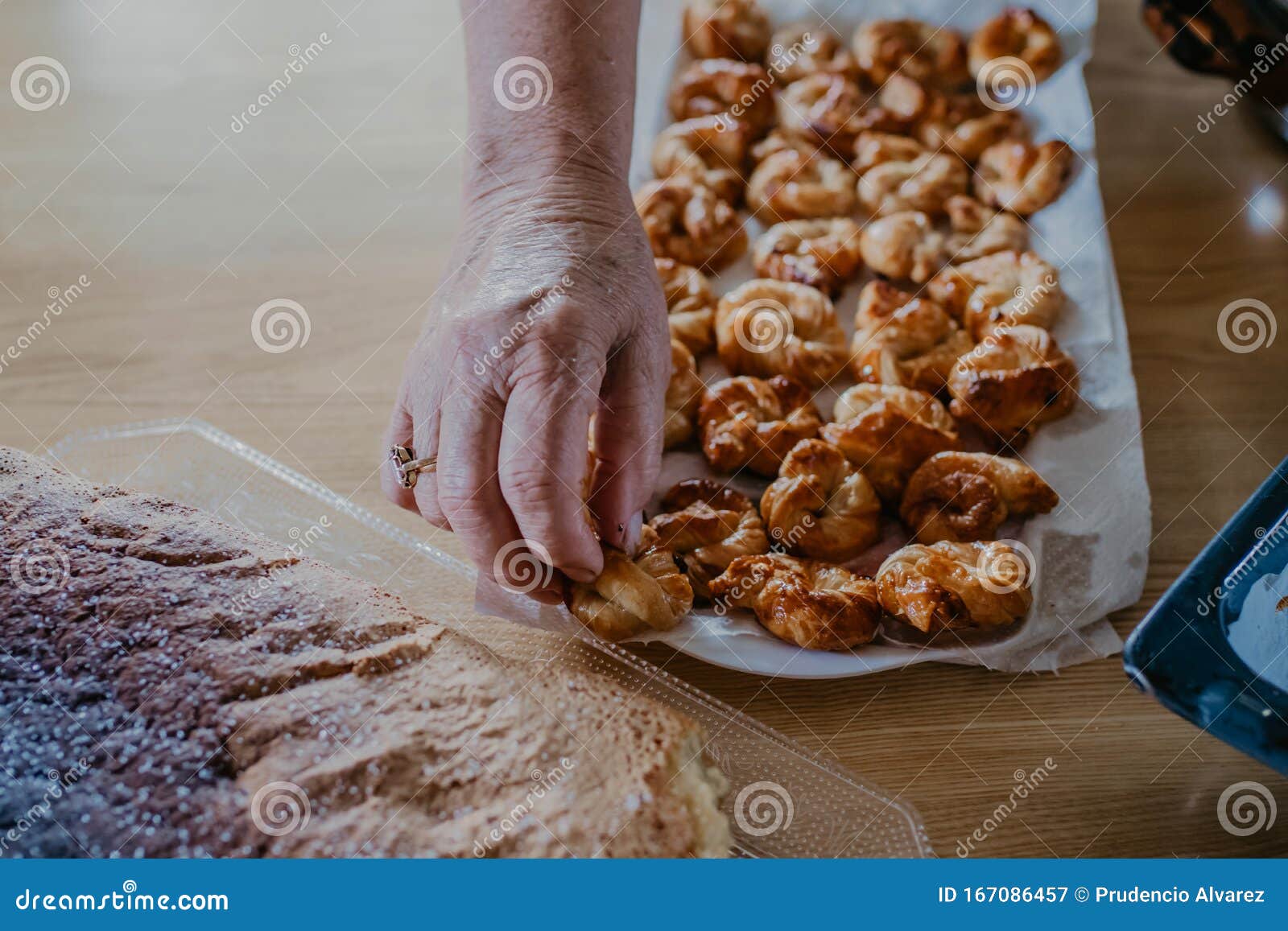 Hands with Fresh Sweets or Donuts Stock Image - Image of biscuits, food ...