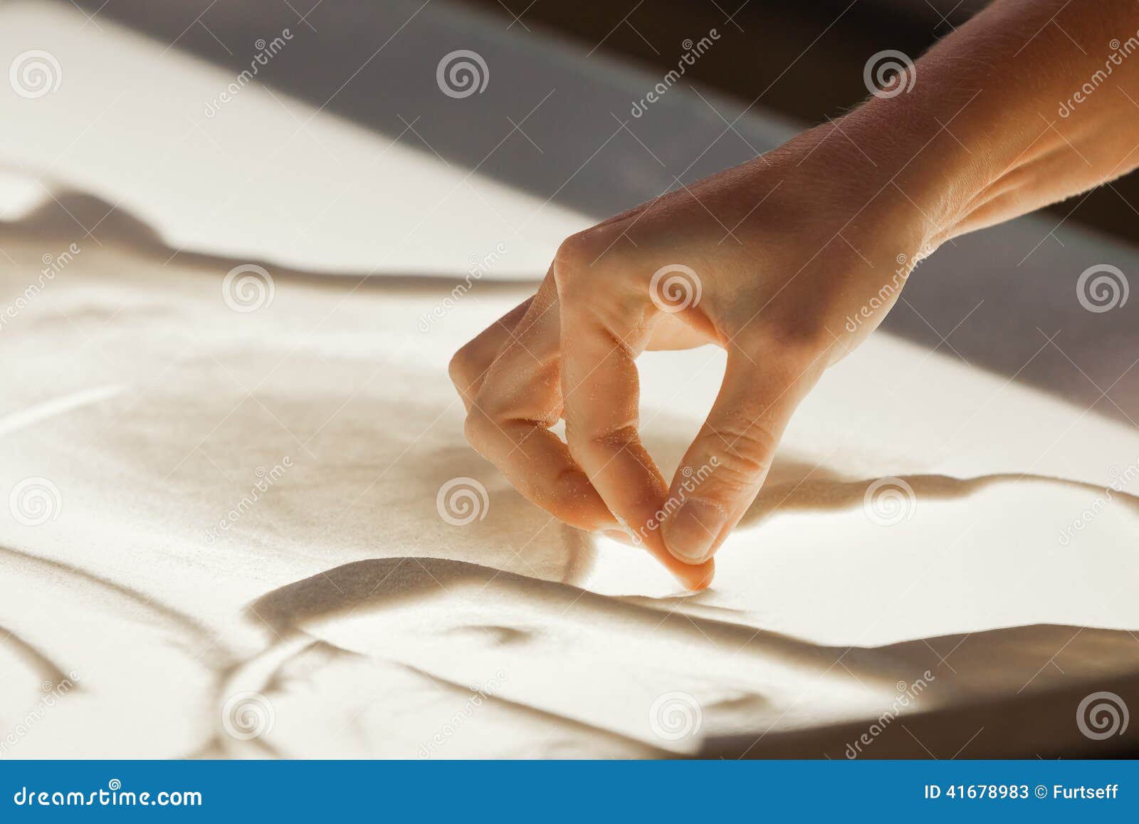 Hands girls draw sand stock image. Image of leisure, ideas - 41678983