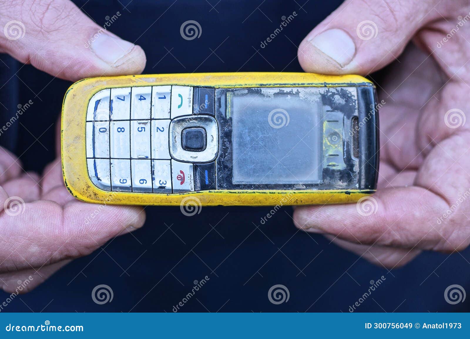 Hands Holding an Old Push-button Mobile Phone Stock Image - Image of ...