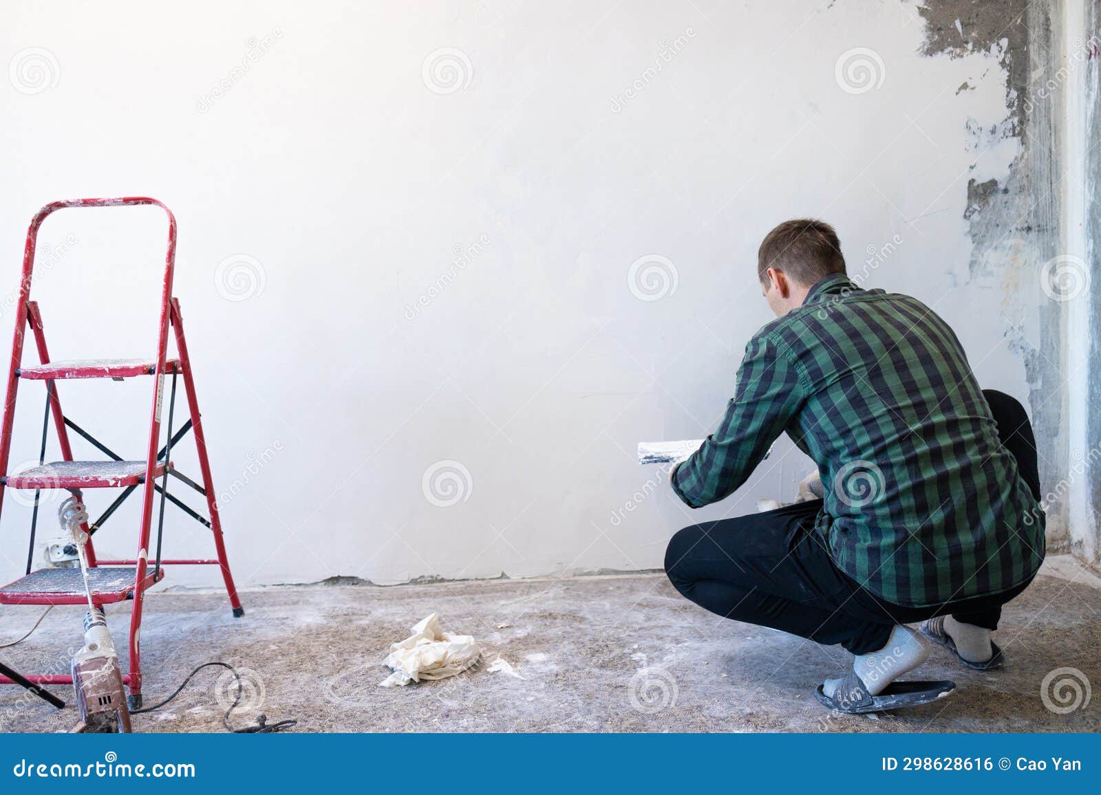Hands Man Plasterer Construction Worker at Work with Trowel, Plastering ...