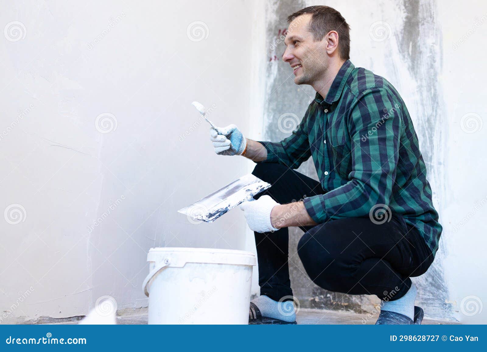 Hands Man Plasterer Construction Worker at Work with Trowel, Plastering ...