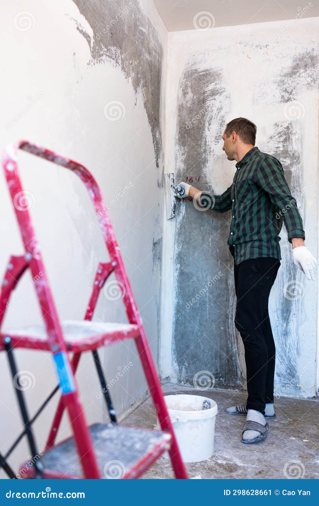 Hands Man Plasterer Construction Worker at Work with Trowel, Plastering ...