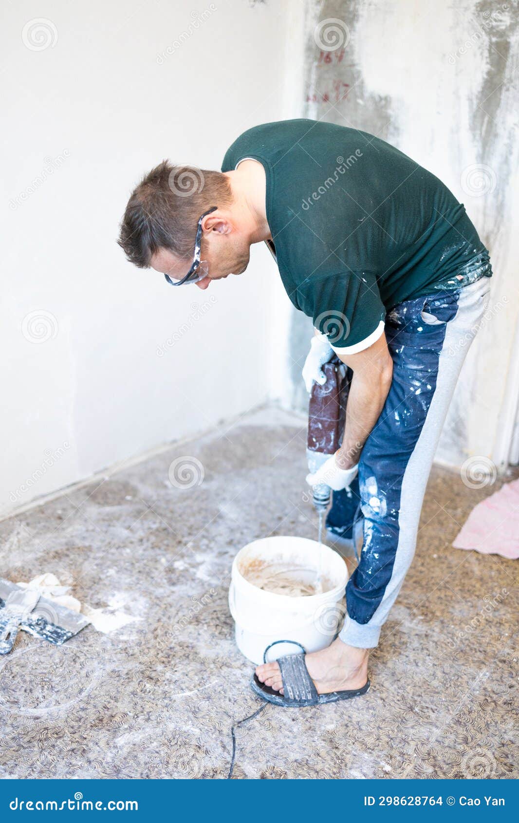 Hands Man Plasterer Construction Worker at Work with Trowel, Plastering ...