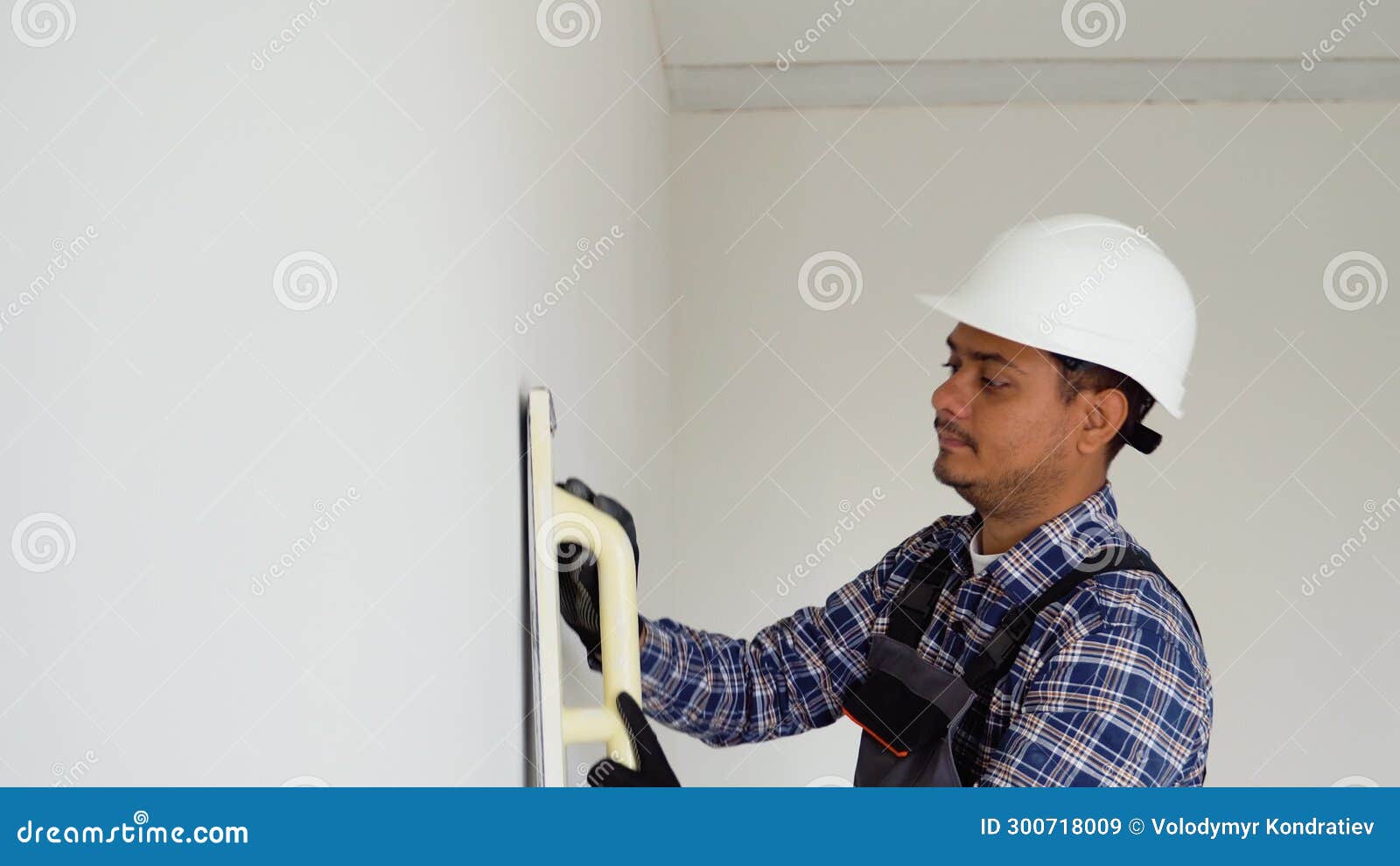 Indian Man Plasterer Construction Worker at Work with Trowel ...