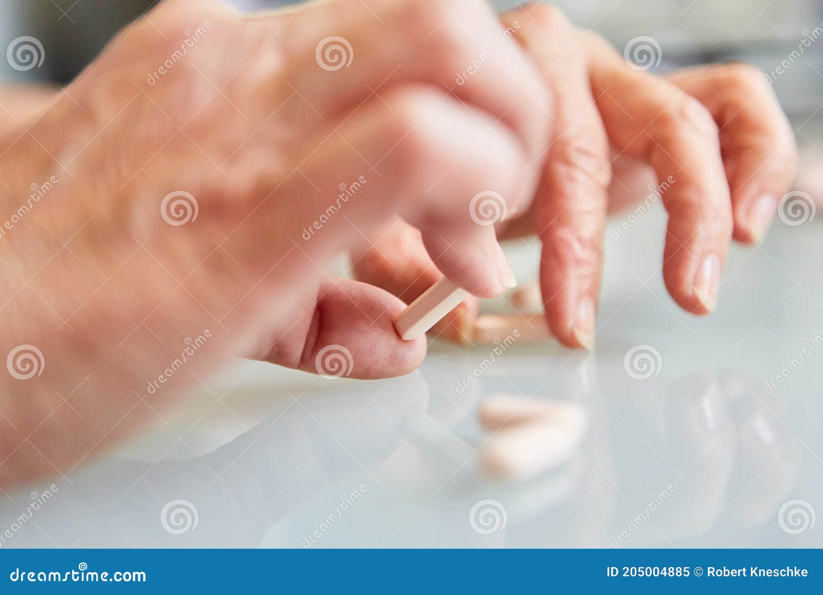 Hands of Patient Sorting Tablets Stock Image - Image of medicament ...