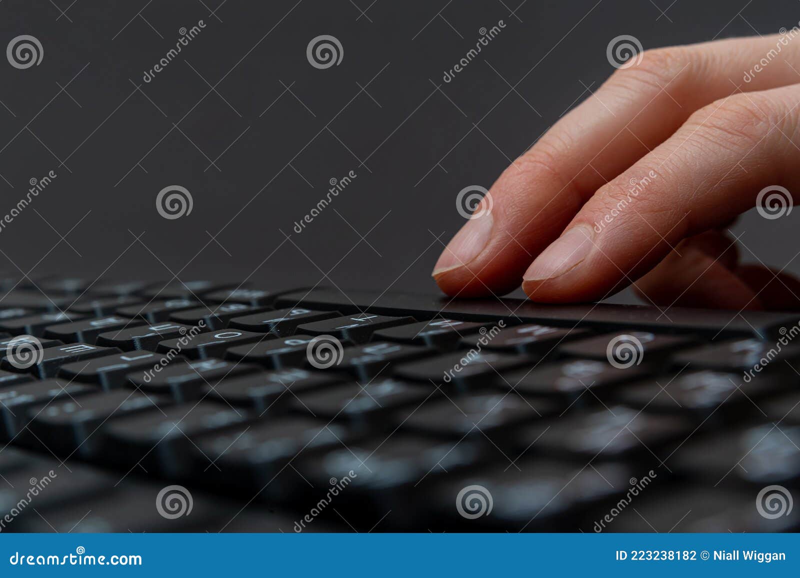 Hands Pointing Pressing Computer Keyboard Keys Typewriting New Ideas ...