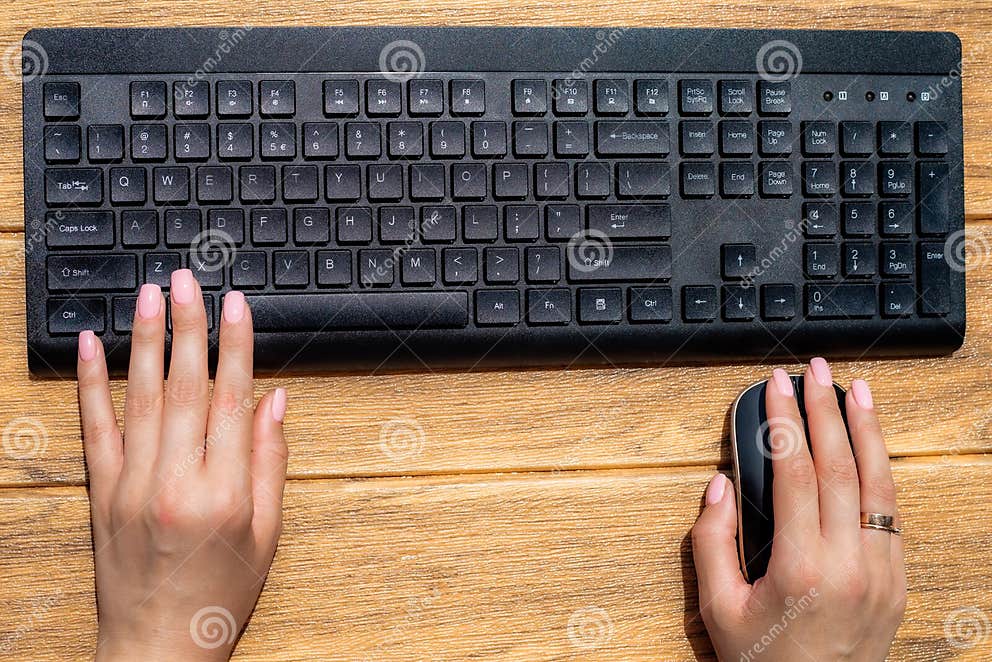 Hands Pointing Pressing Computer Keyboard Keys Typewriting New Ideas ...