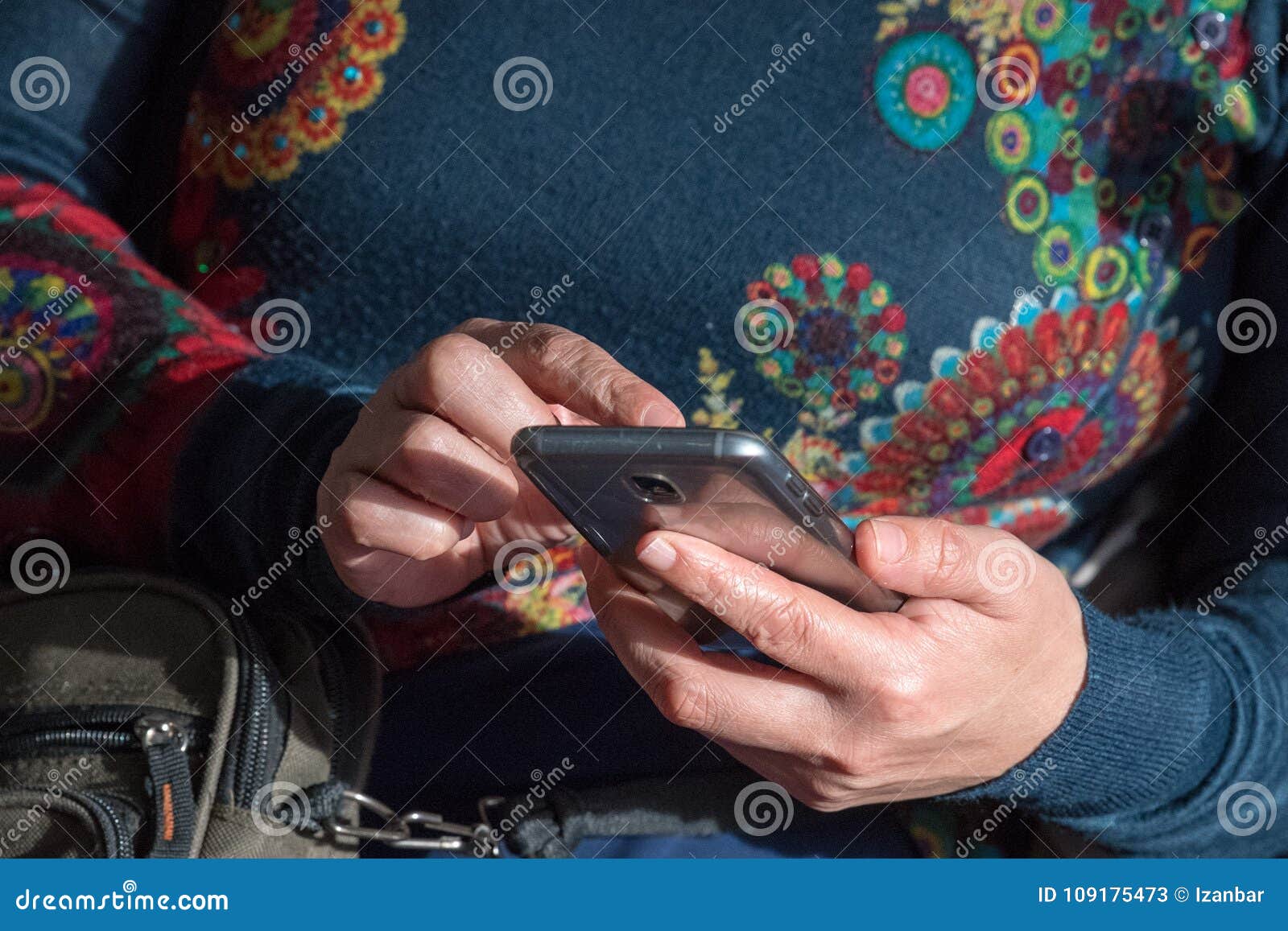 Hands while Texting on Cellular Smartphone Stock Image - Image of ...