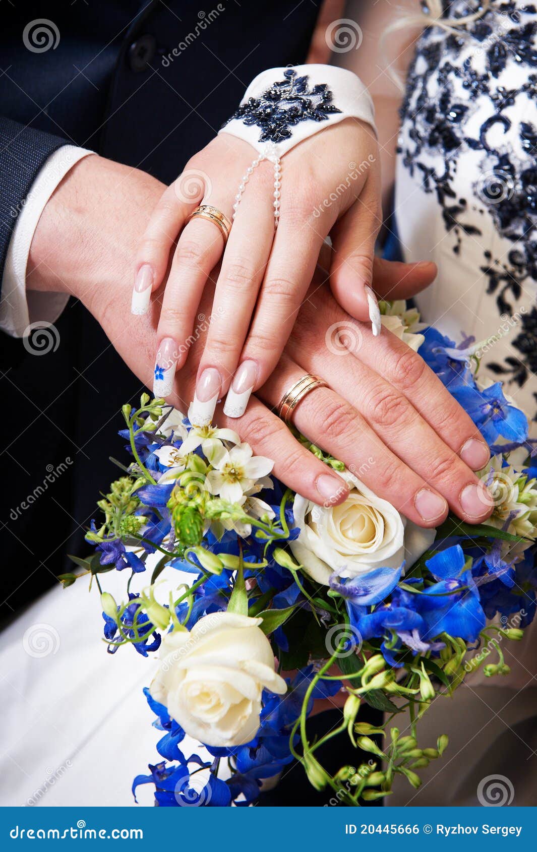 Hands with Wedding Gold Rings Stock Photo - Image of happy, manicures ...