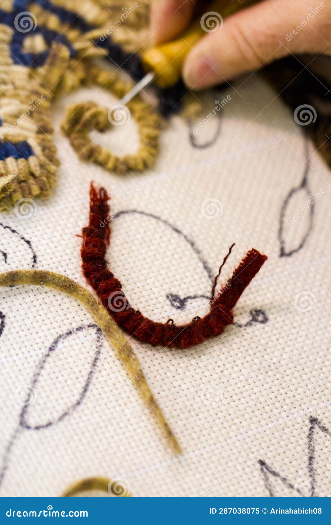 Rug hooking stock image. Image of burlap, latchhooking - 287038075