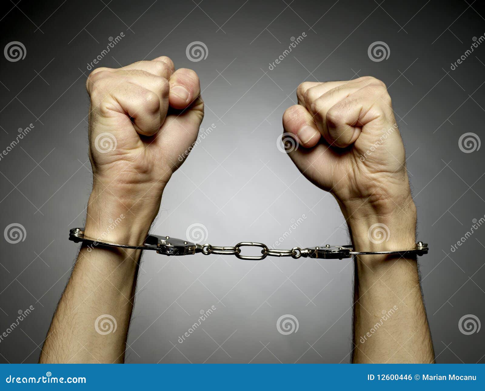 Handschellen stockfoto. Bild von leute, jugendlicher - 12600446