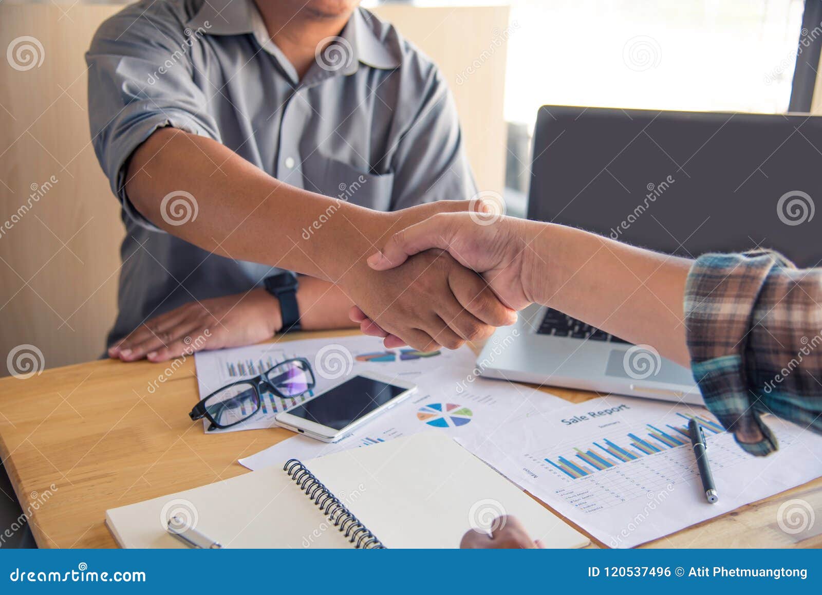 Handshake between Joint Venture Businessman Stock Photo - Image of ...