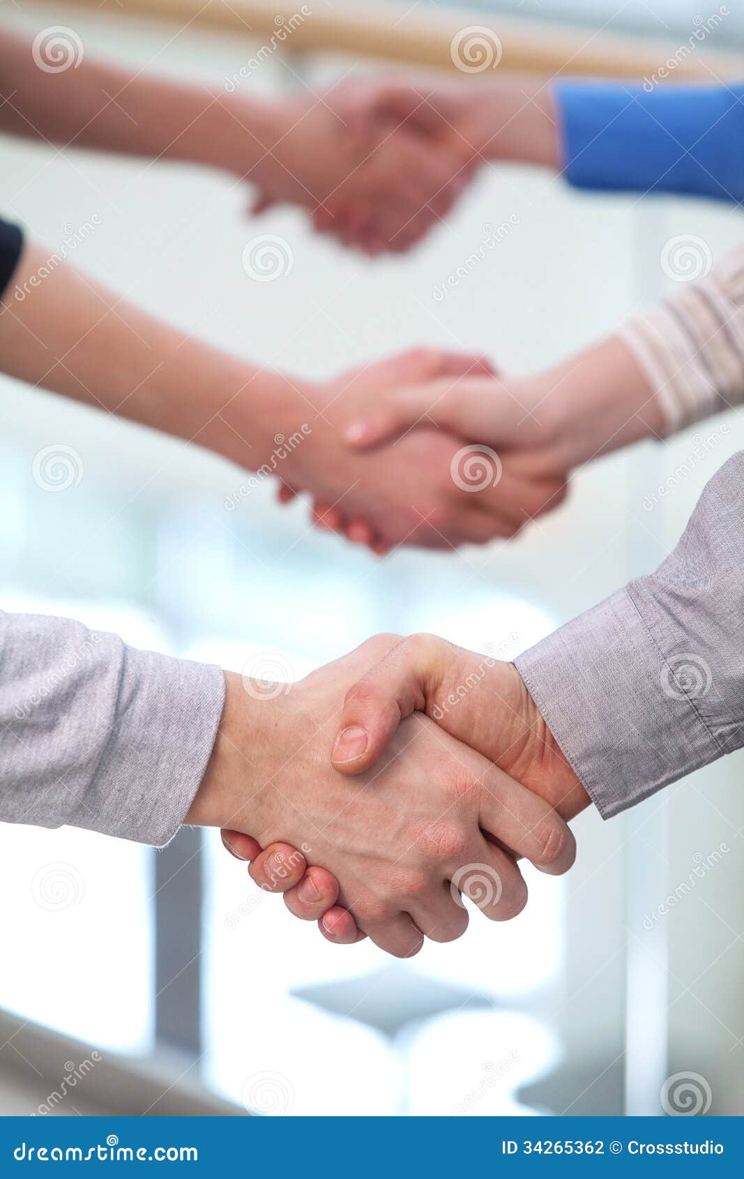 Handshaking partnery. zdjęcie stock. Obraz złożonej z planowanie - 34265362