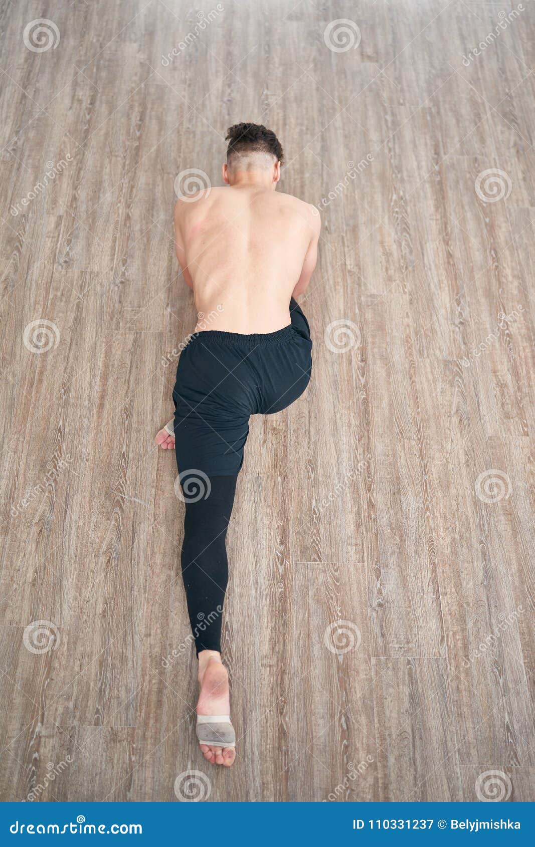 Handsome Ballet Dancer Sitting on a Splits Stock Image - Image of ...