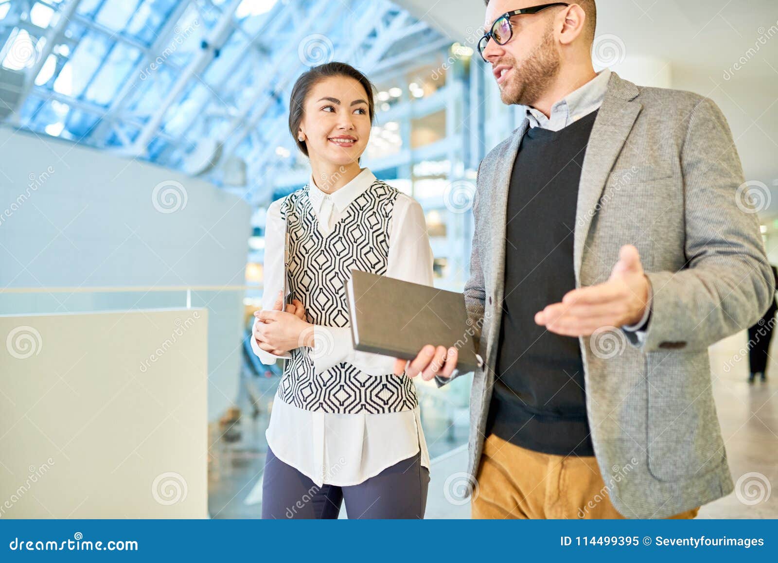Explaining Something To Subordinate Stock Image - Image of ...