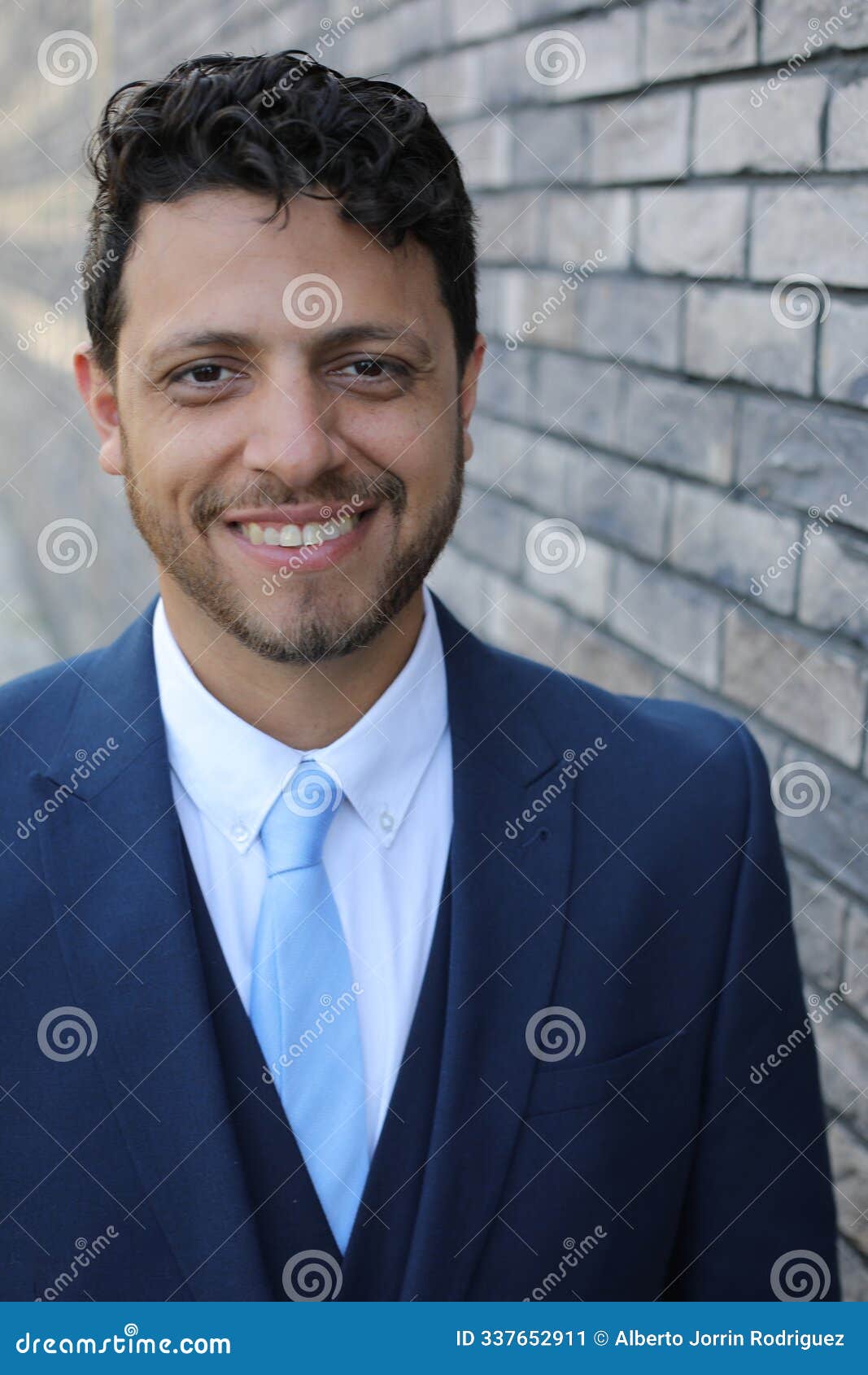 Handsome Bearded Man Wearing A Cute Suit Stock Image Image Of Classic