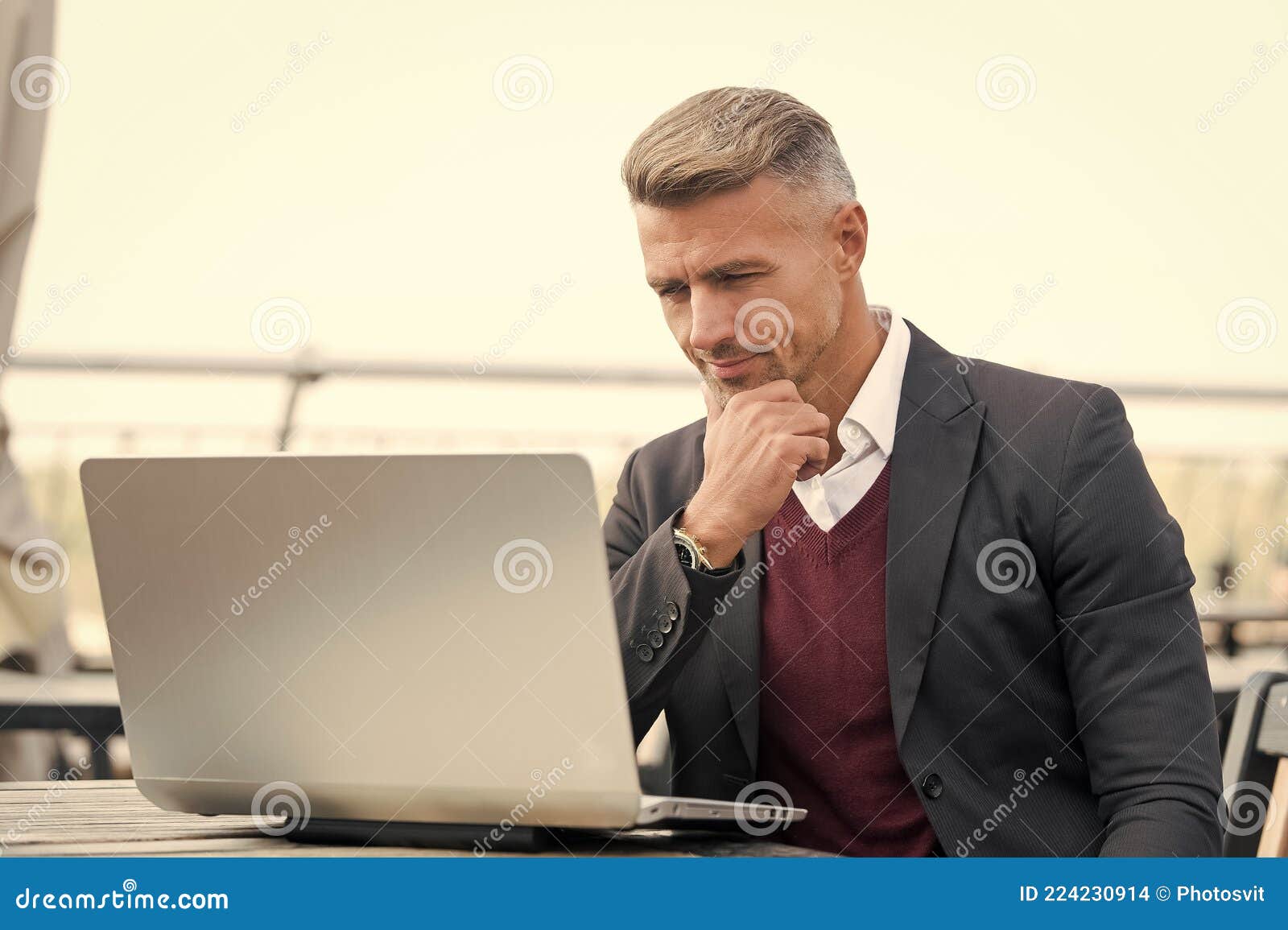 Handsome Business Man in Formal Style Use Computer Technology for ...