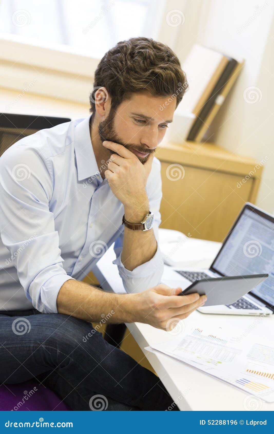Handsome Casual Business Man Working on Computer in Modern Offic Stock ...