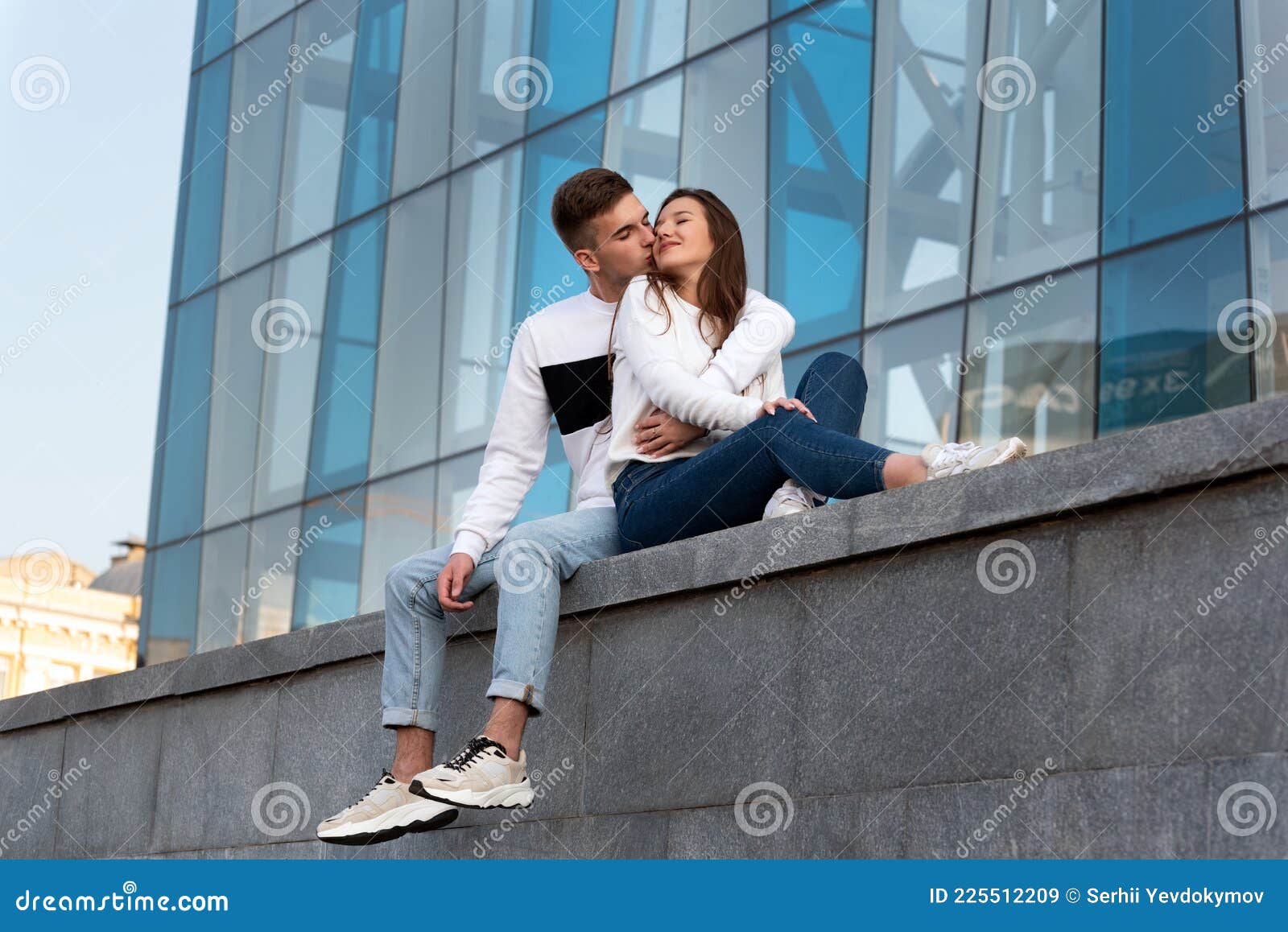 Handsome Guy Kiss His Girlfriend Loving Couple Having Rest Near Modern