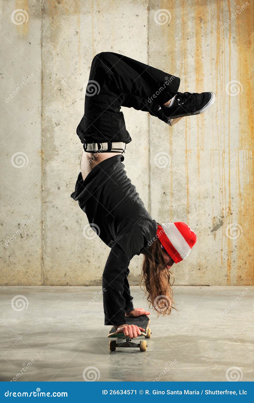 Handstand on Skateboard stock image. Image of hobby, indoors - 26634571