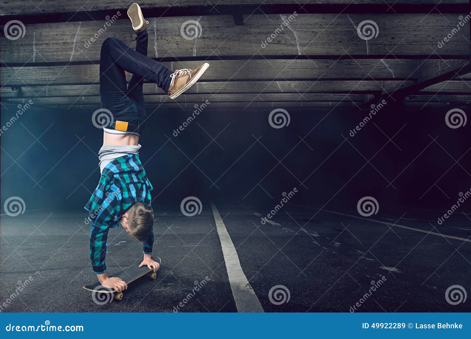 Handstand on a skateboard stock image. Image of sophisticated - 49922289
