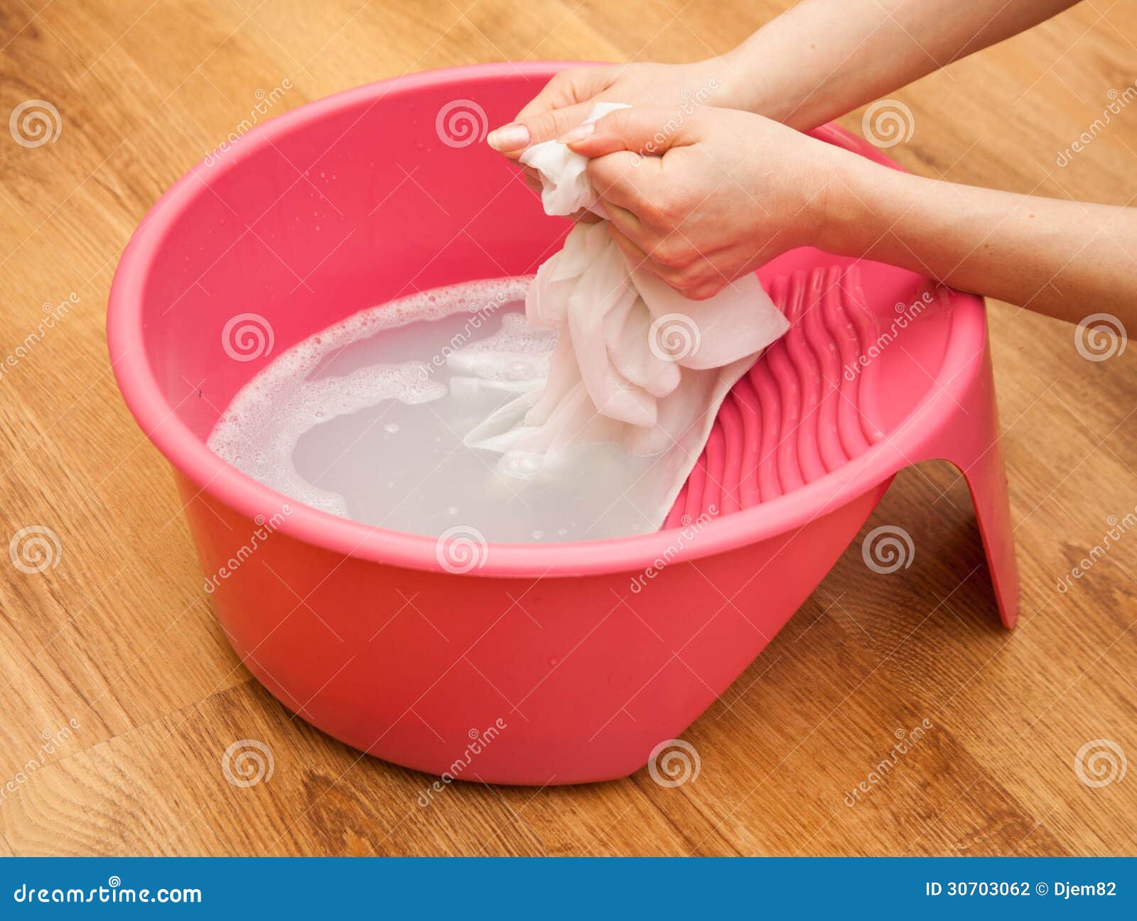 Handwas stock foto. Image of vloeistof, poeder, blauw - 30703062