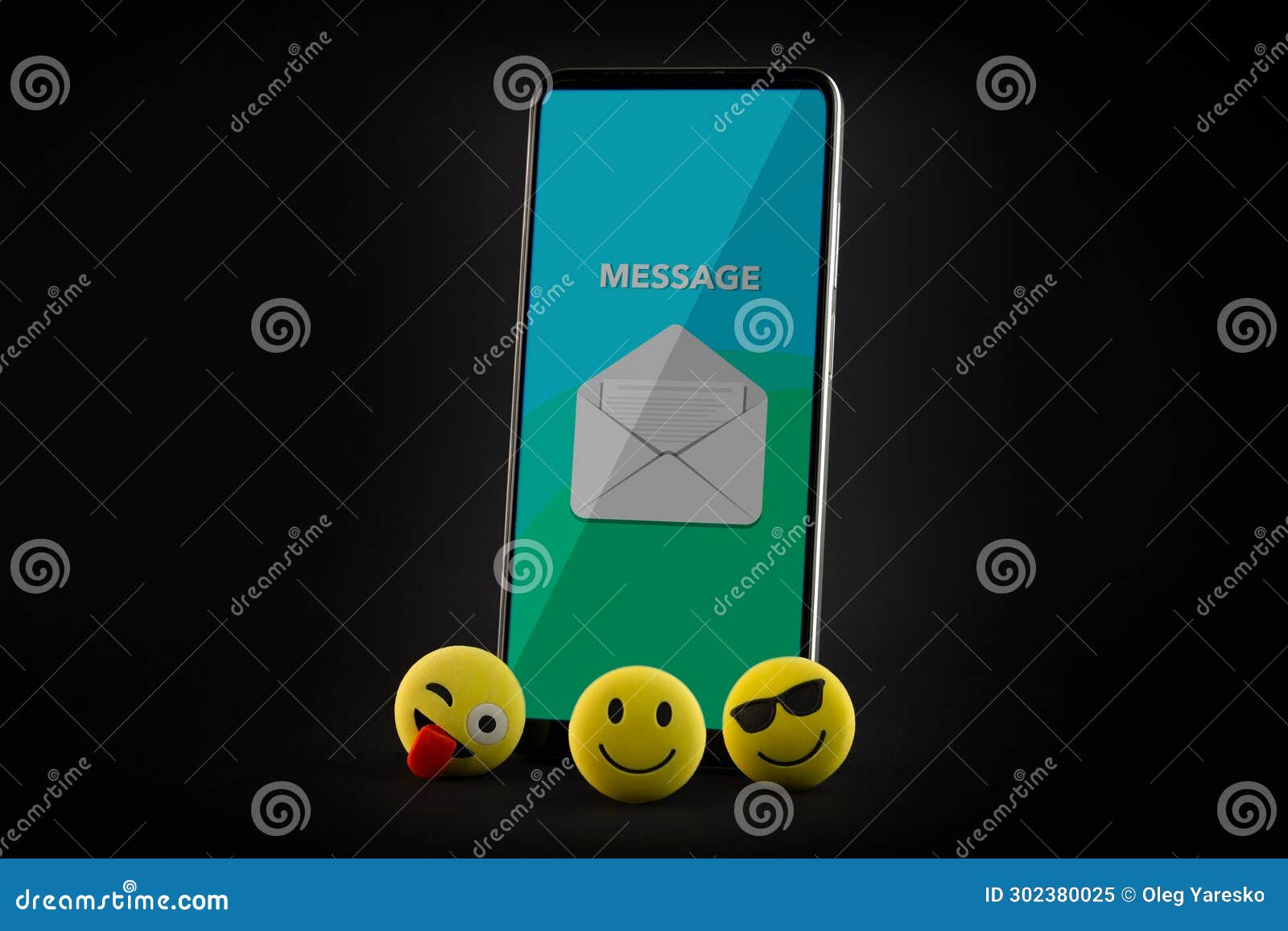 Handy Mit Smiley Gesichtern Und Emojis. Stockbild - Bild von ...