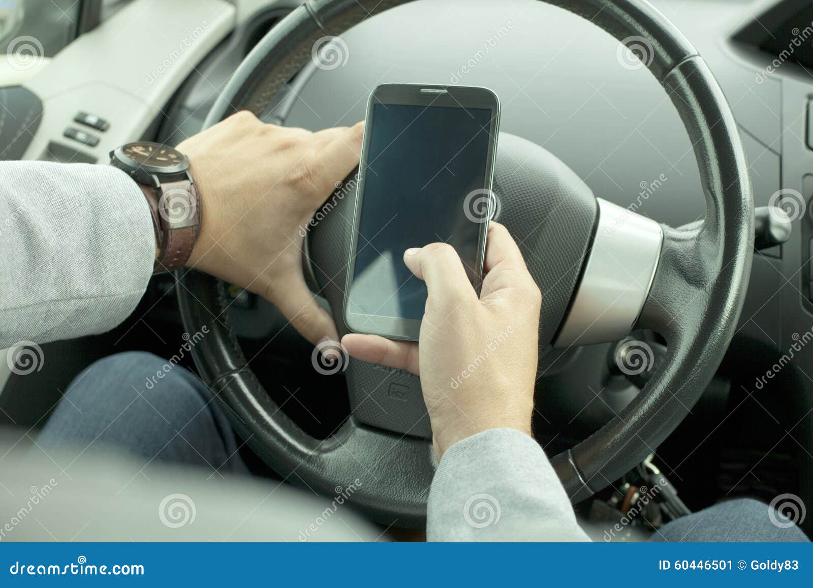 Handygebrauch im Auto stockbild. Bild von land, person - 60446501