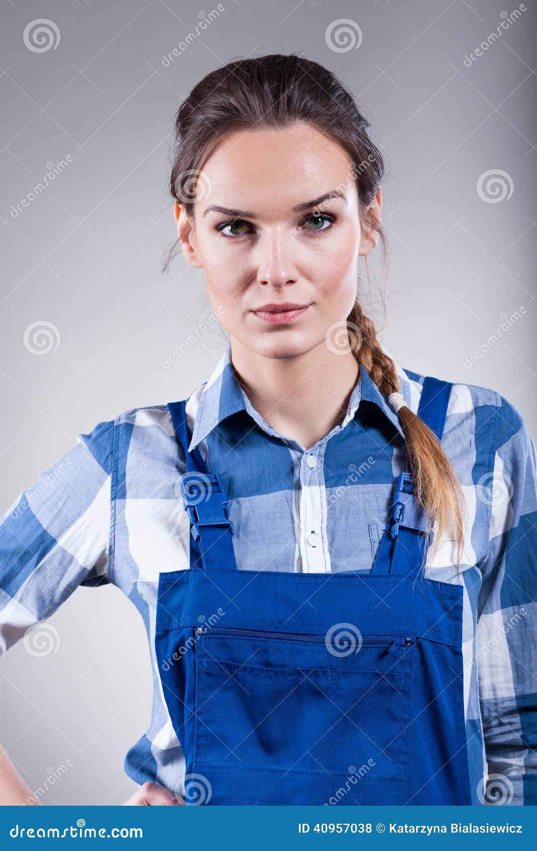 Handywoman Bereit Zu Arbeiten Stockfoto - Bild von feminismus, blau ...