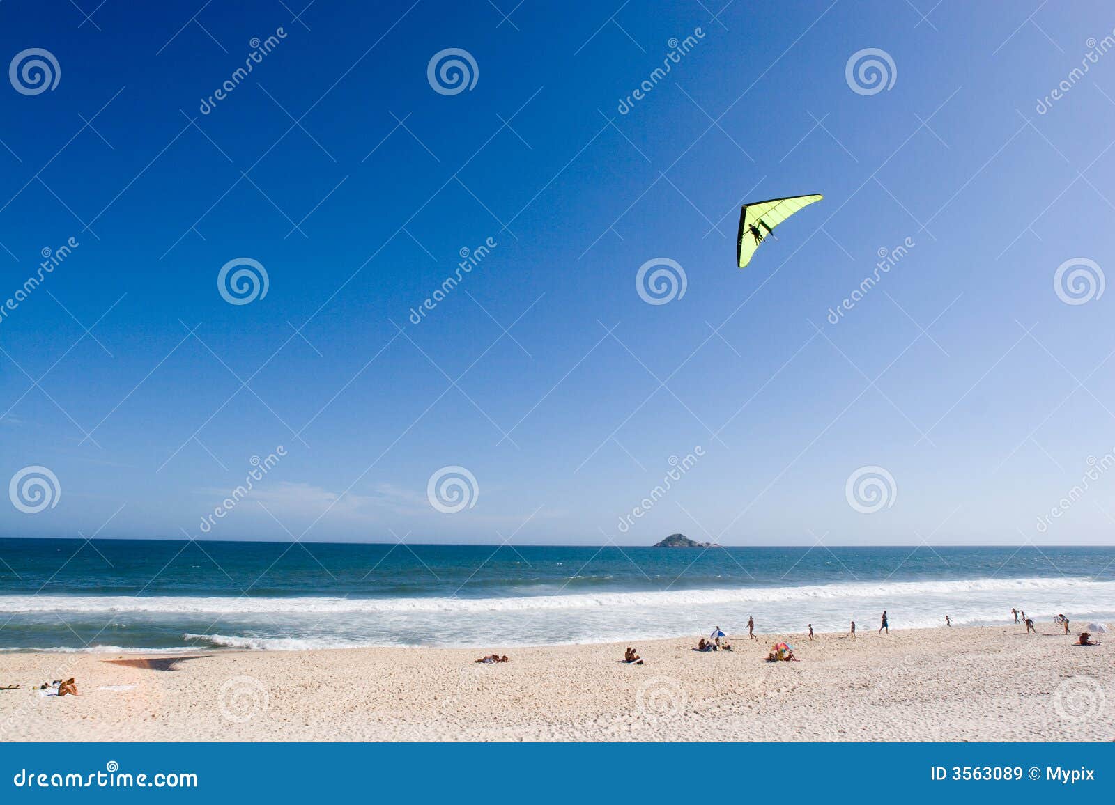 Hang Glider Flying Over Beach Stock Image - Image of extreme, blue: 3563089