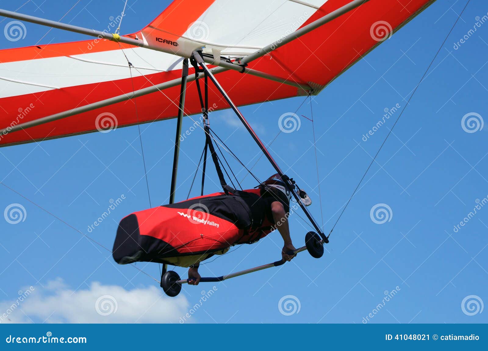 Hang glider editorial photo. Image of white, flight, airframe - 41048021