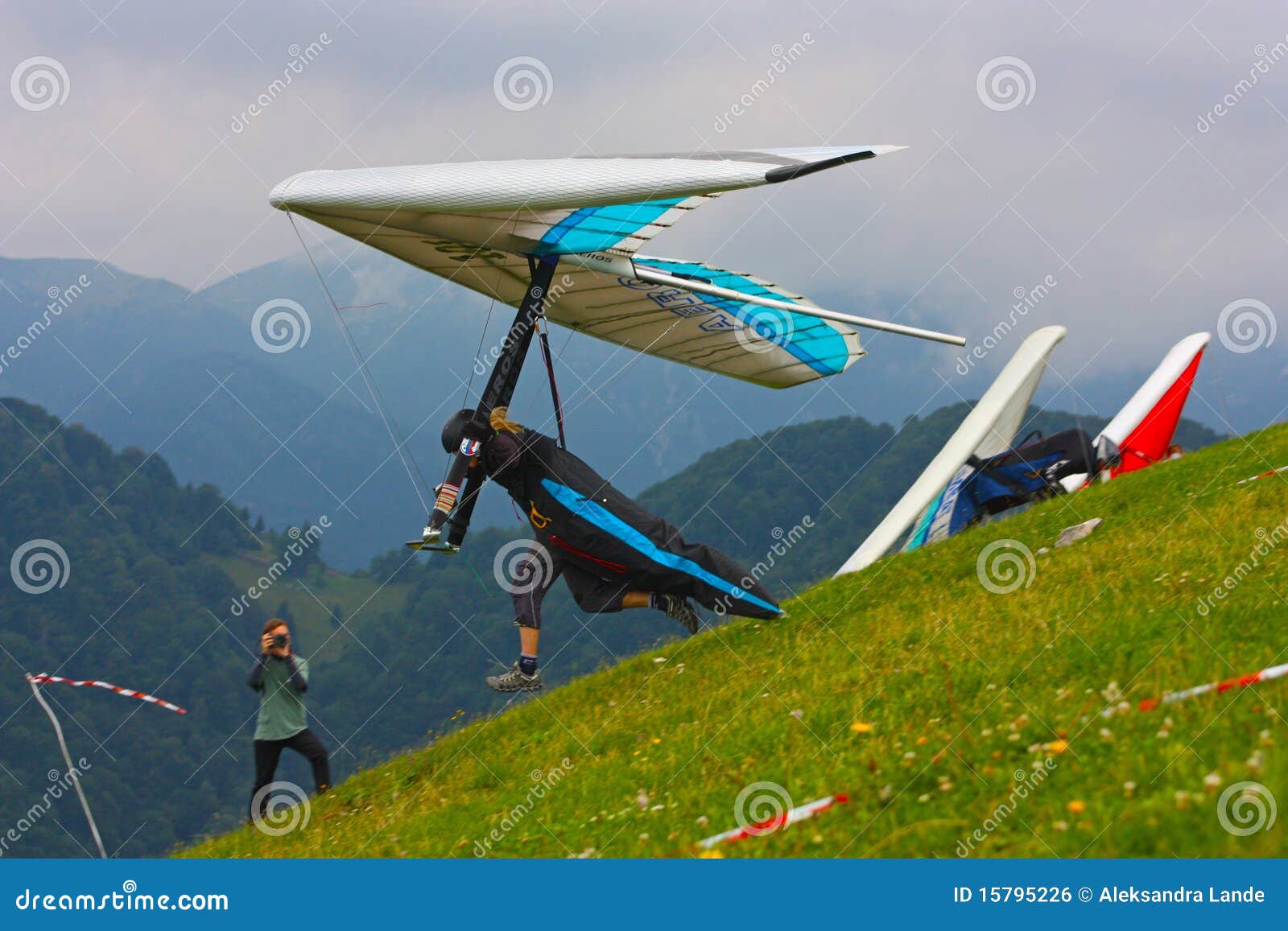 Hang Gliding in Monte Cucco Editorial Photo - Image of glide, italy ...