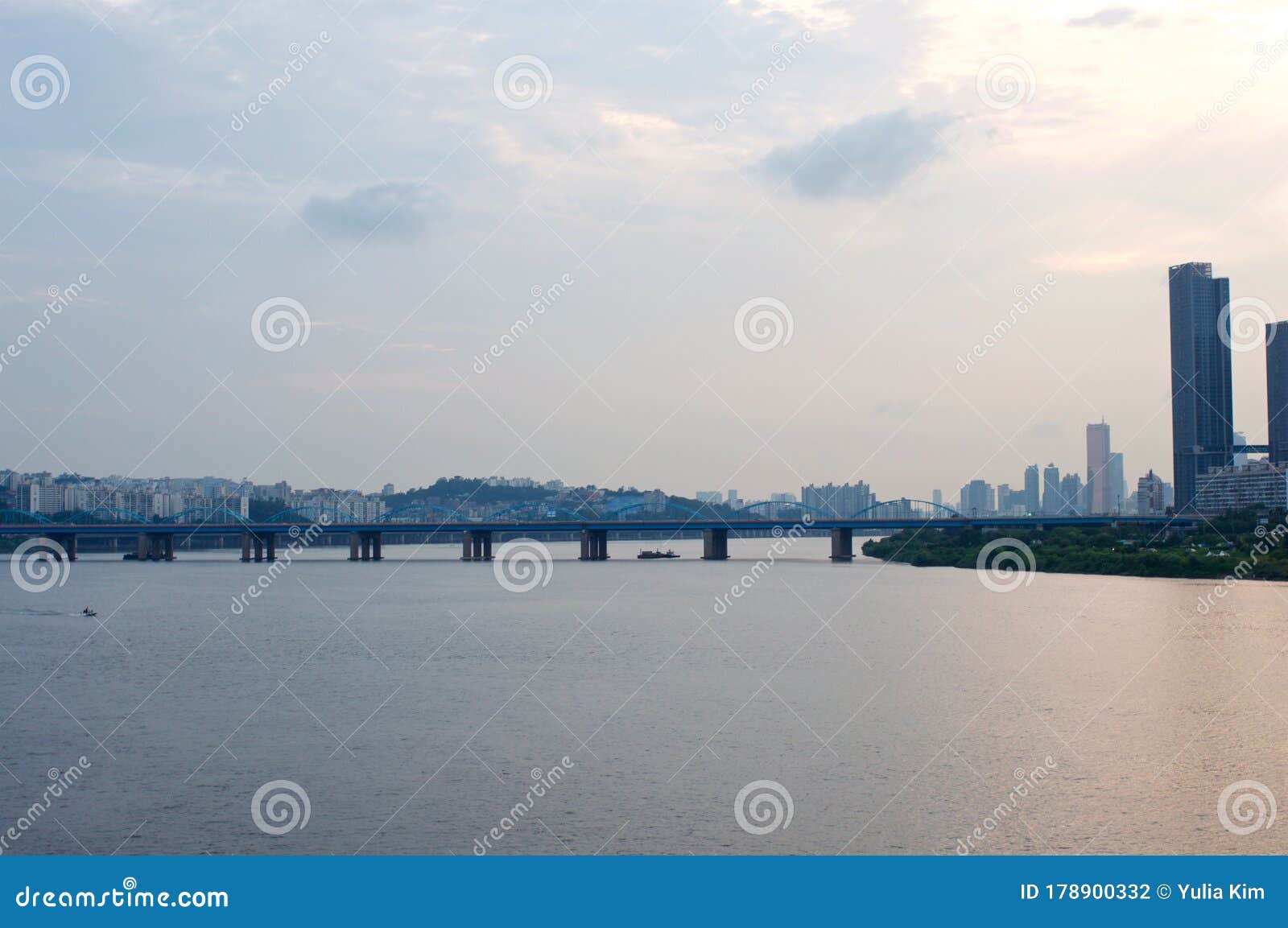 Hang River in Seoul in the Evening Stock Photo - Image of beauty, river ...
