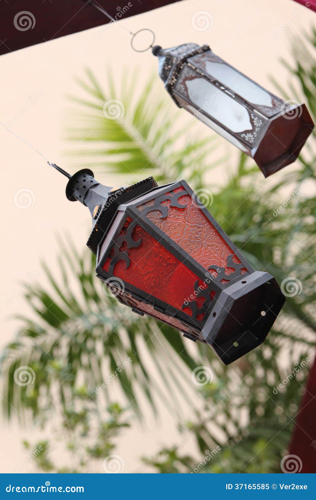Arabic Lamp Royalty-Free Stock Photo | CartoonDealer.com #15783615